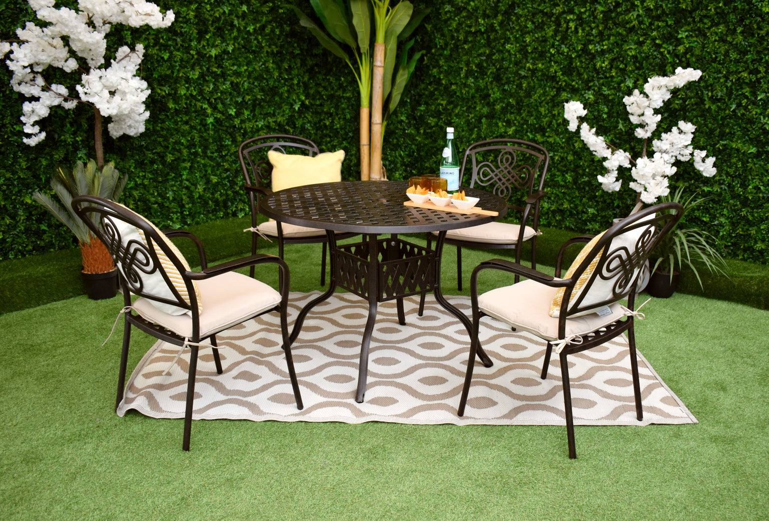 Euro Garden and Home- Outdoor Living - Garden Furniture
