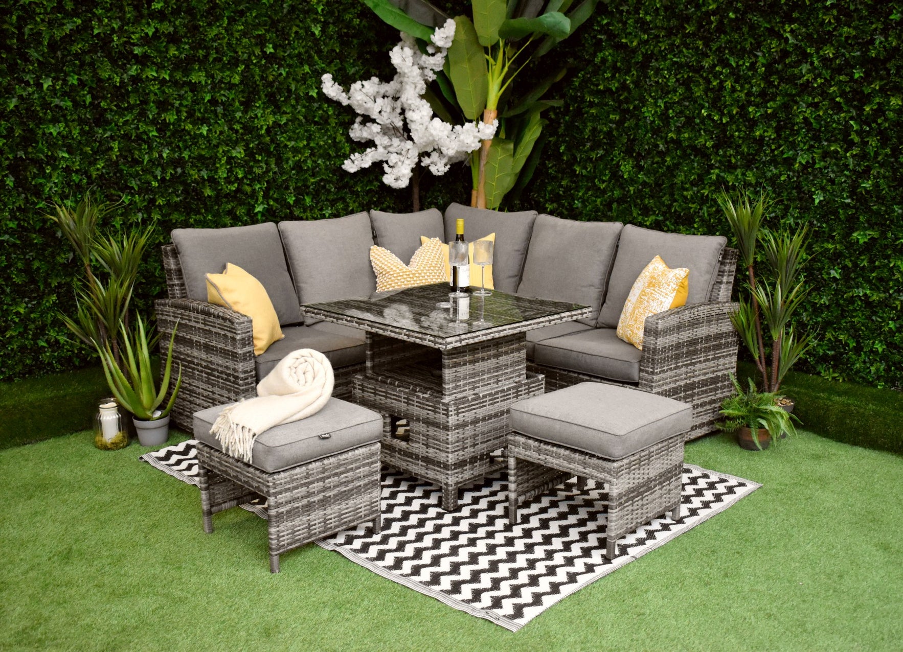 Euro Garden and Home- Outdoor Living - Garden Furniture