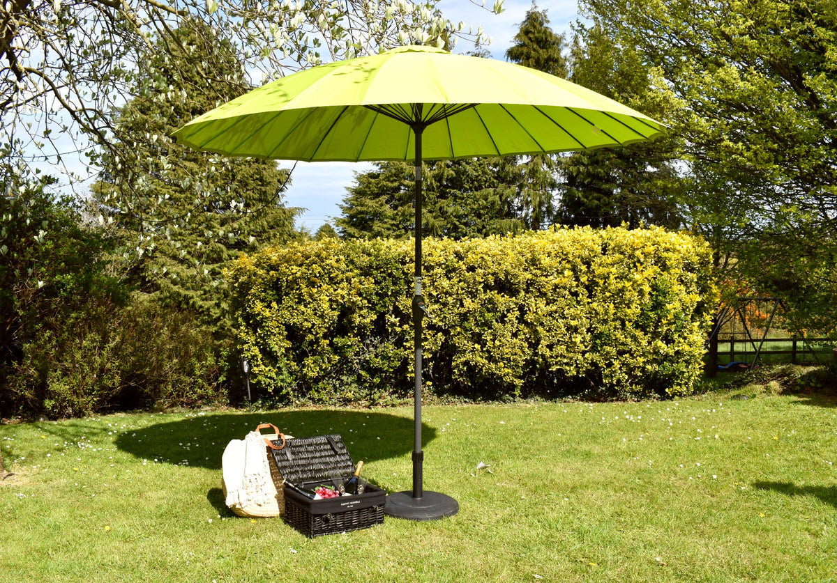 Shanghai 2.7m Parasol Lime — eurogardenandhome